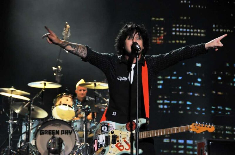 Unveiling the Charismatic Frontman: Who Is the Lead Singer of Green Day ...